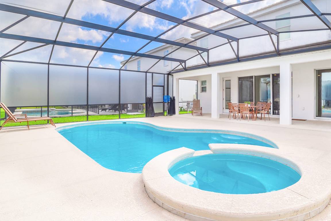 397 M² House ∙ 10 Bedrooms ∙ 20 Guests - St. Cloud, FL