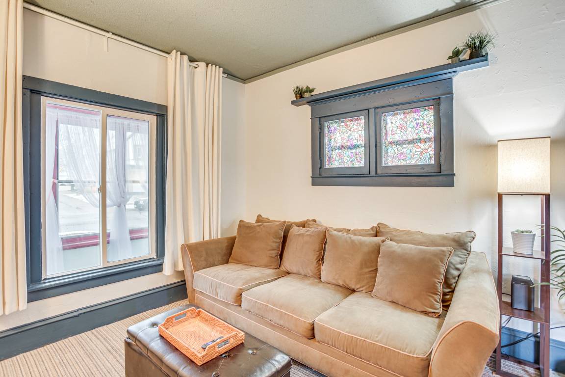 83 M² House ∙ 2 Bedrooms ∙ 5 Guests - Maple Grove, MN
