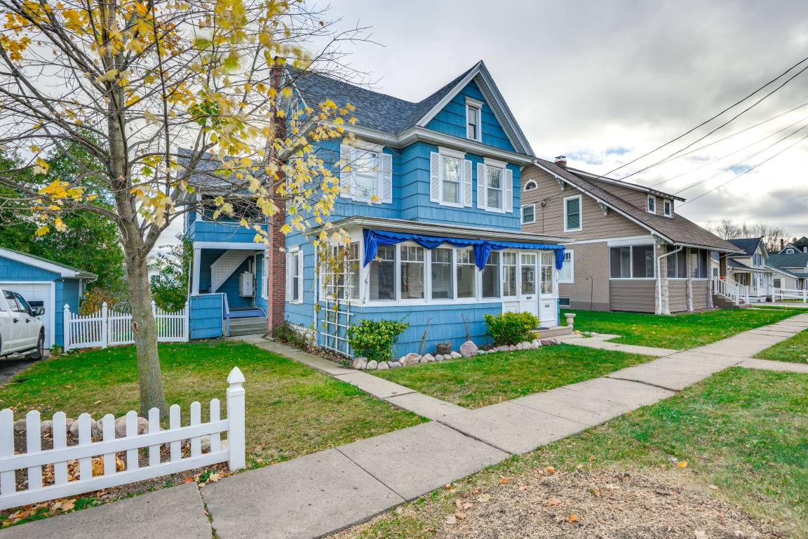 99 M² Apartment ∙ 1 Bedroom ∙ 4 Guests - Gananoque