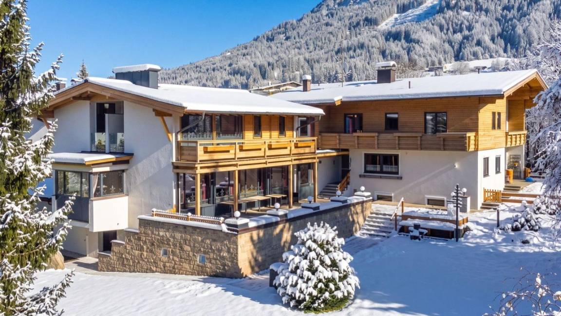 350 M² Maison De Vacances ∙ 17 Chambres ∙ 38 Personnes - Tyrol