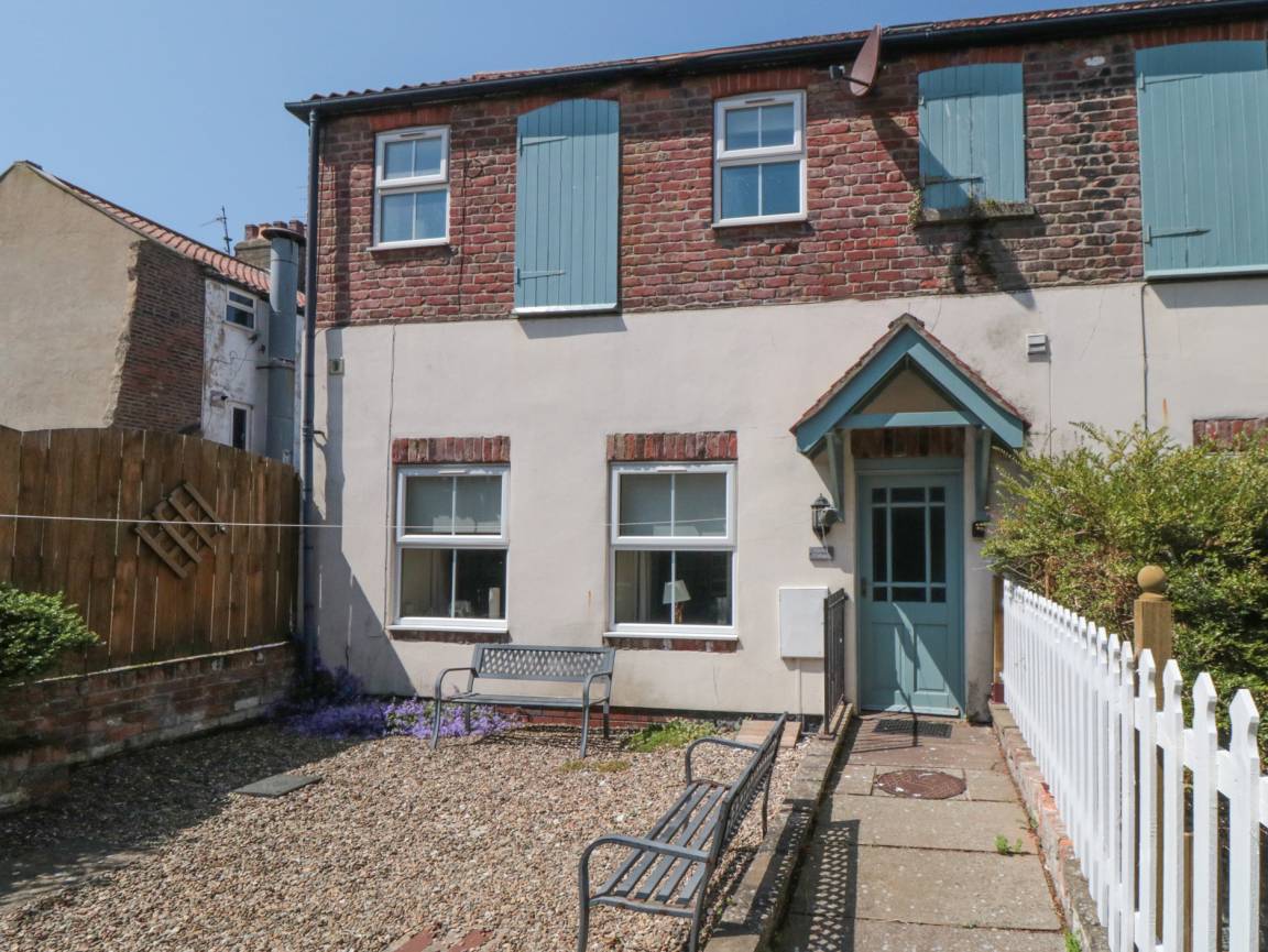 Cottage ∙ 2 Bedrooms ∙ 6 Guests - Flamborough