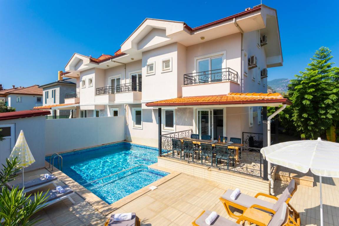 315 M² Villa ∙ 8 Bedrooms ∙ 16 Guests - Dalyan