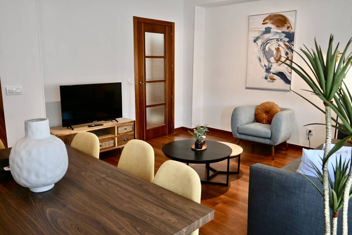 120 M² Ferienwohnung ∙ 4 Schlafzimmer ∙ 9 Gäste - Madrid