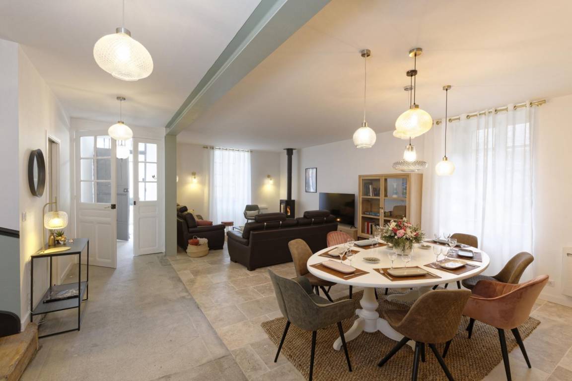 200 M² Gîte ∙ 4 Chambres ∙ 10 Personnes - Lavelanet