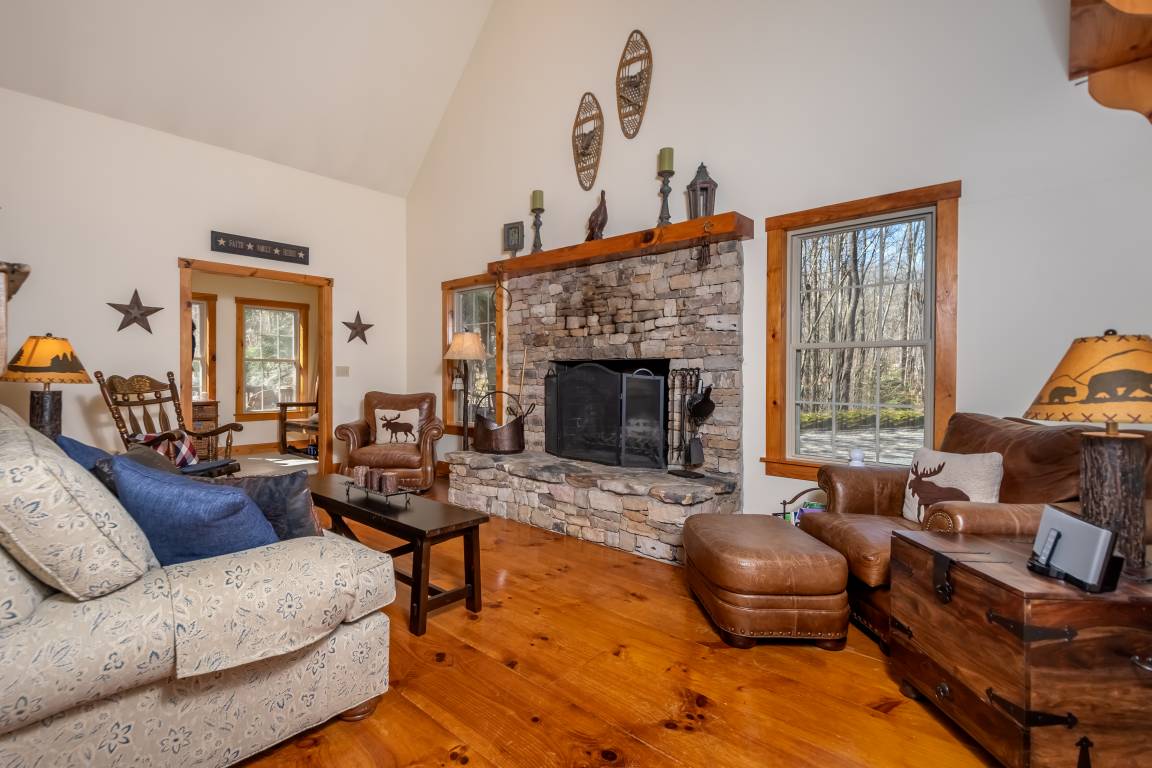 210 M² House ∙ 3 Bedrooms ∙ 8 Guests - Oakland, MD