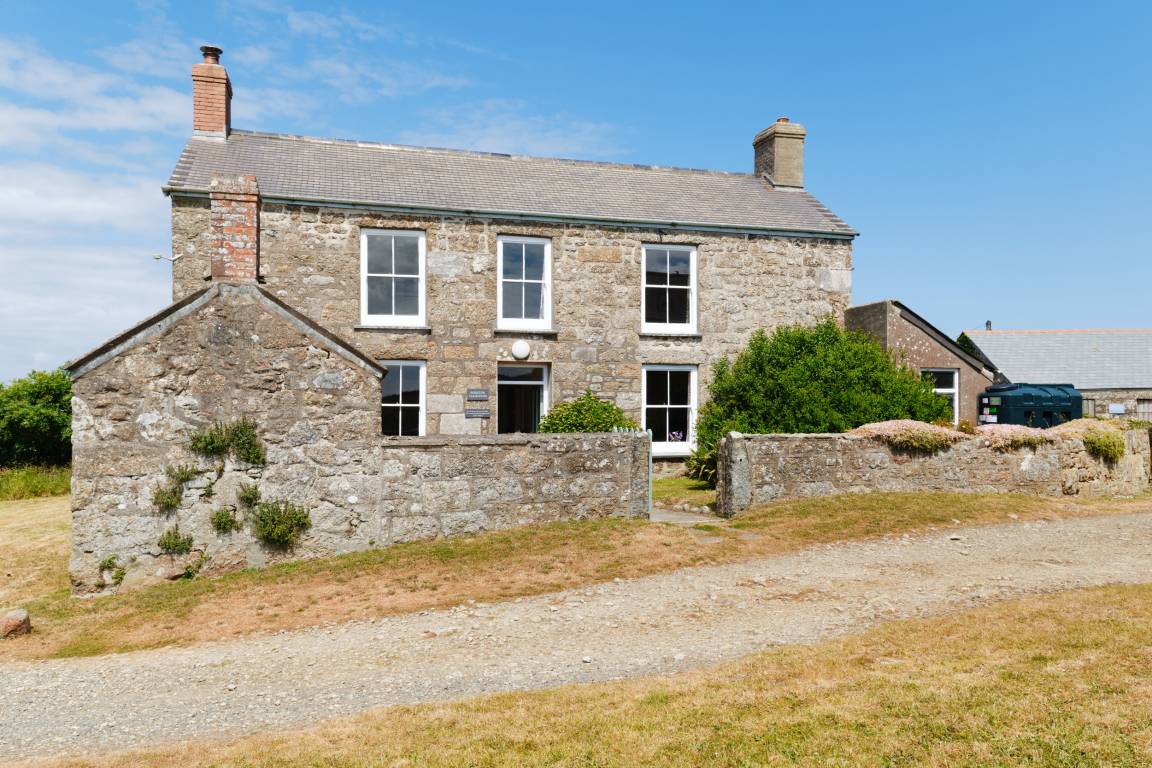 Cottage ∙ 4 Bedrooms ∙ 8 Guests - Sennen
