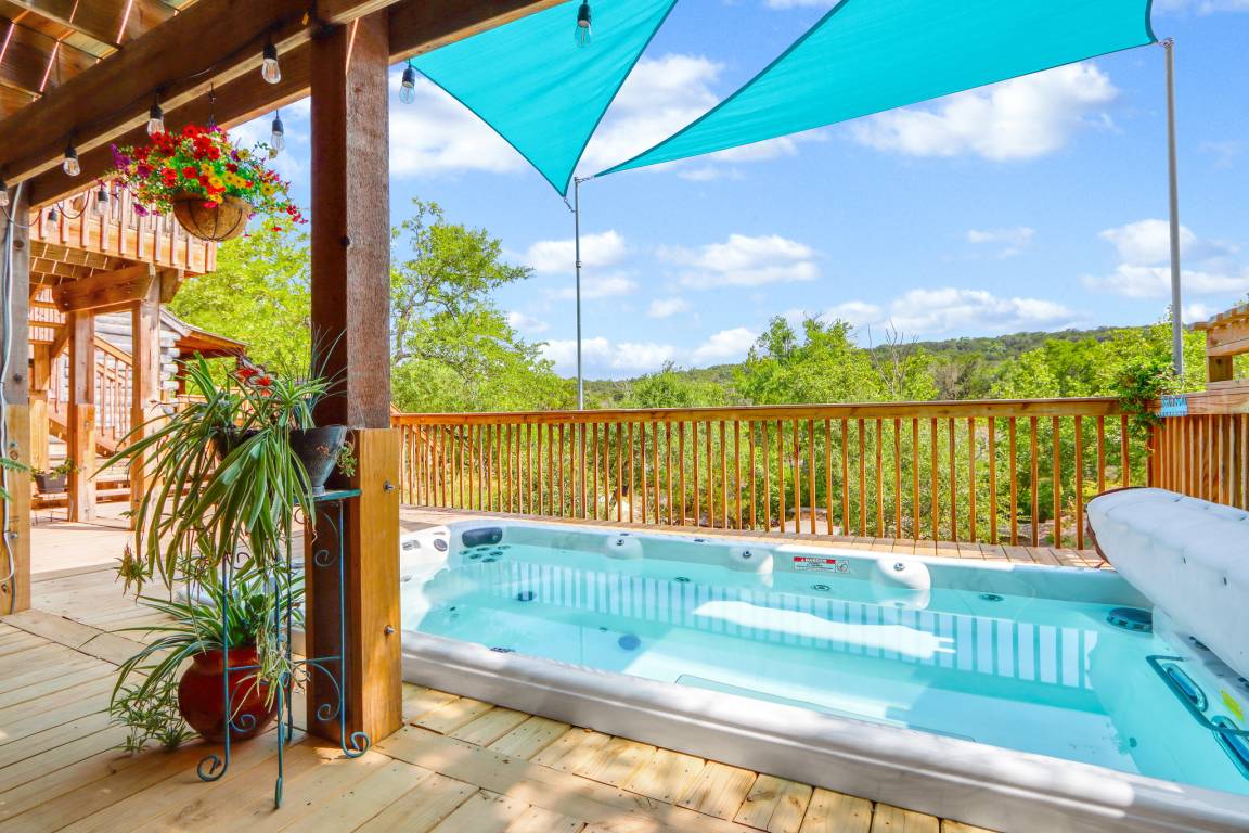 235 M² House ∙ 5 Bedrooms ∙ 13 Guests - Wimberley, TX