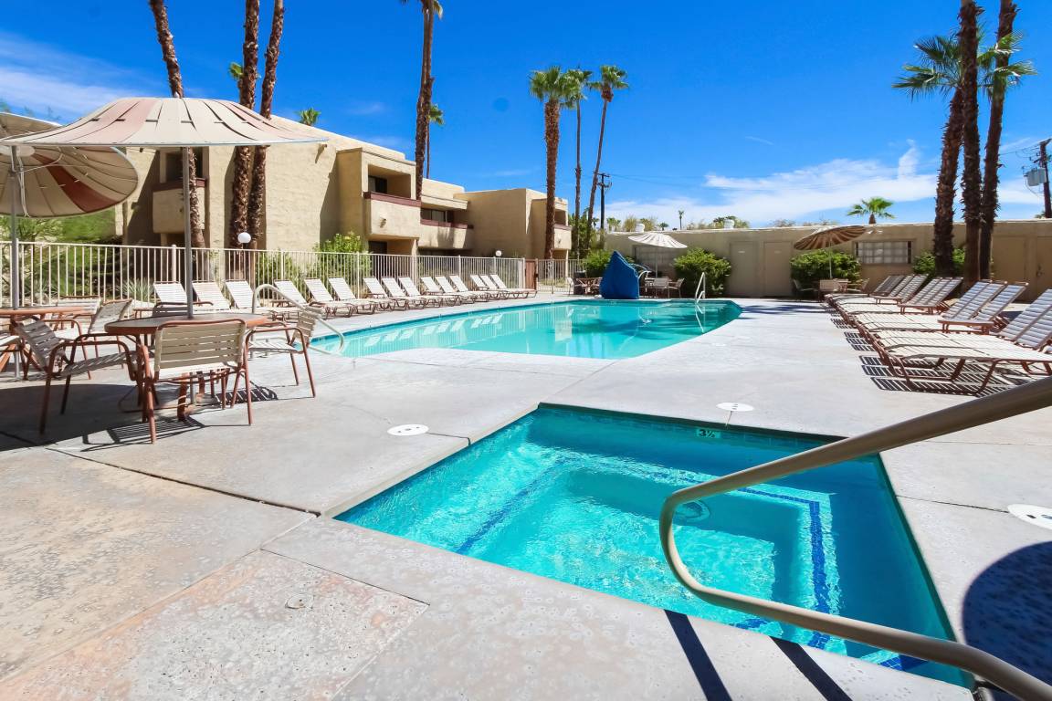 Apartamento ∙ 2 Habitaciones ∙ 6 Huéspedes - Palm Springs, CA