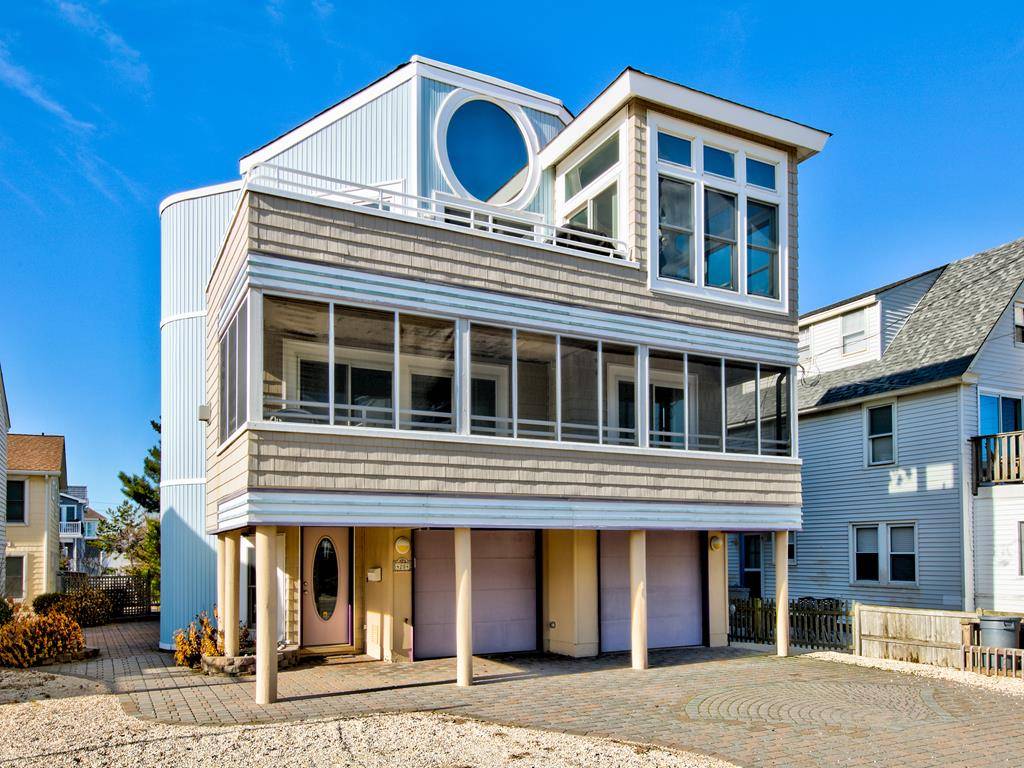 House ∙ 4 Bedrooms ∙ 10 Guests - Surf City, NJ