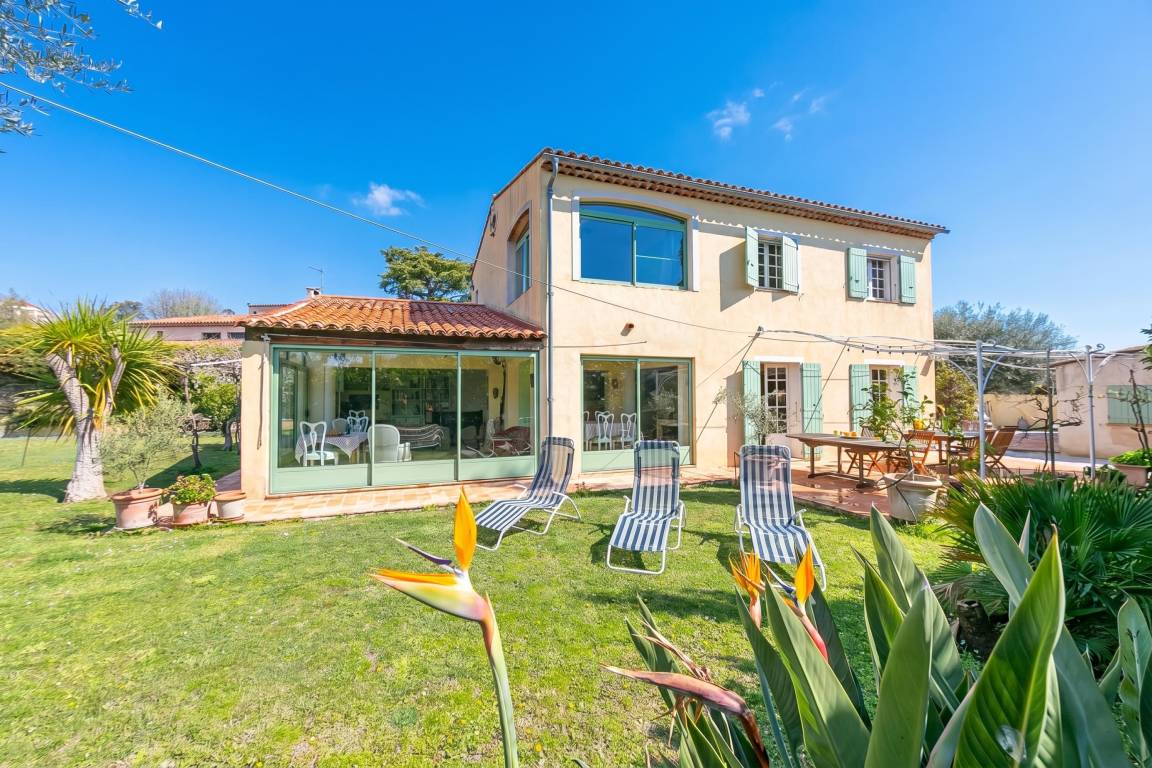 200 M² House ∙ 3 Bedrooms ∙ 6 Guests - Cagnes-sur-Mer