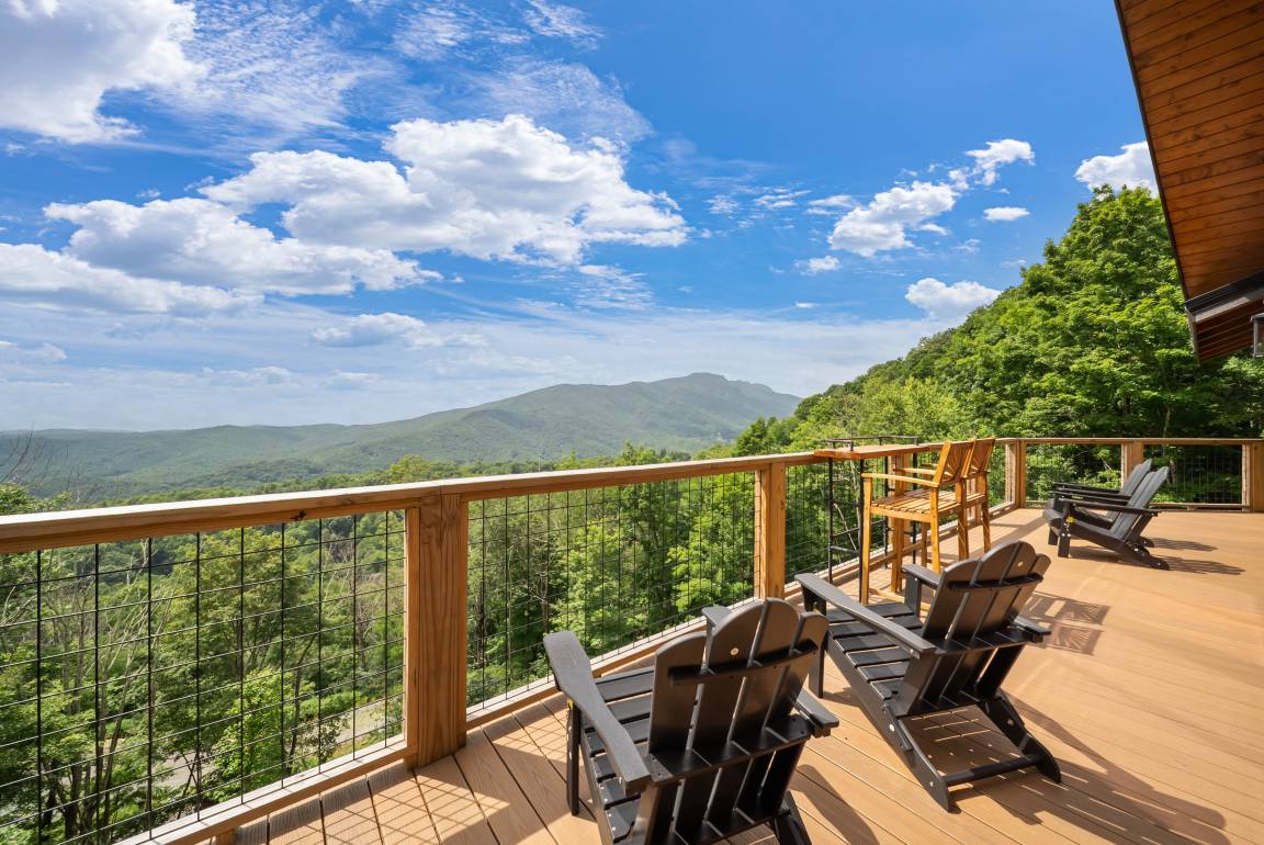 240 M² Cabin ∙ 3 Bedrooms ∙ 12 Guests - North Carolina