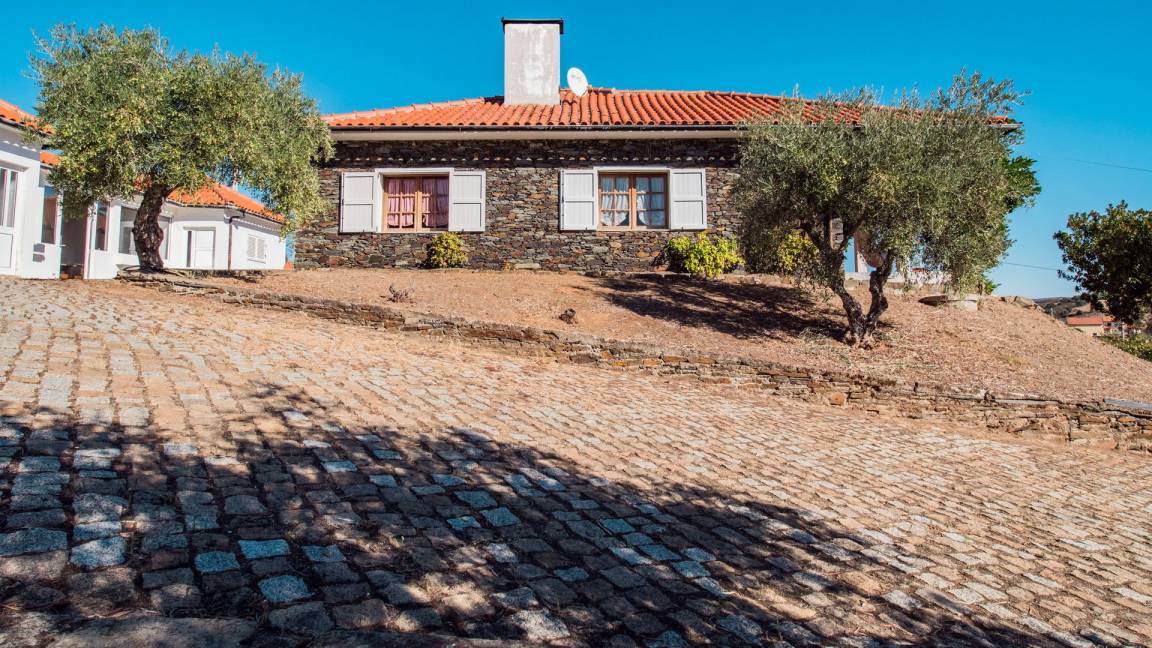 150 M² House ∙ 4 Bedrooms ∙ 8 Guests - Mogadouro
