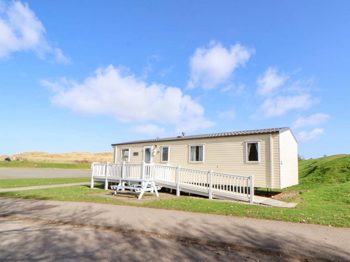 Cottage ∙ 3 Bedrooms ∙ 6 Guests - Prestatyn