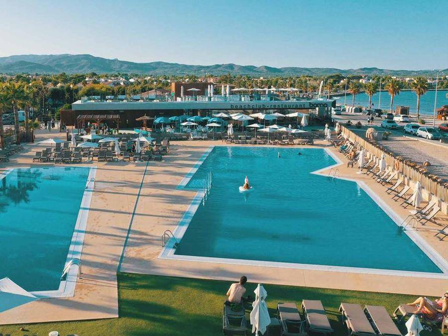 25 M² Caravan ∙ 2 Bedrooms ∙ 4 Guests - L'Ampolla