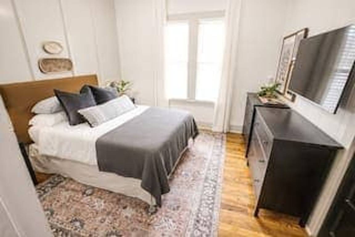 House ∙ 6 Bedrooms ∙ 14 Guests - Lafayette, LA