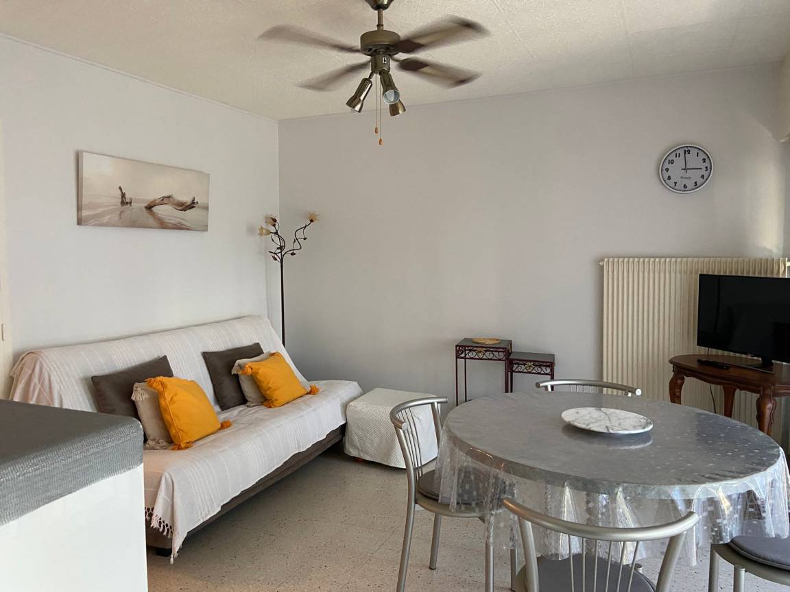 42 M² Apartment ∙ 1 Bedroom ∙ 4 Guests - Frontignan