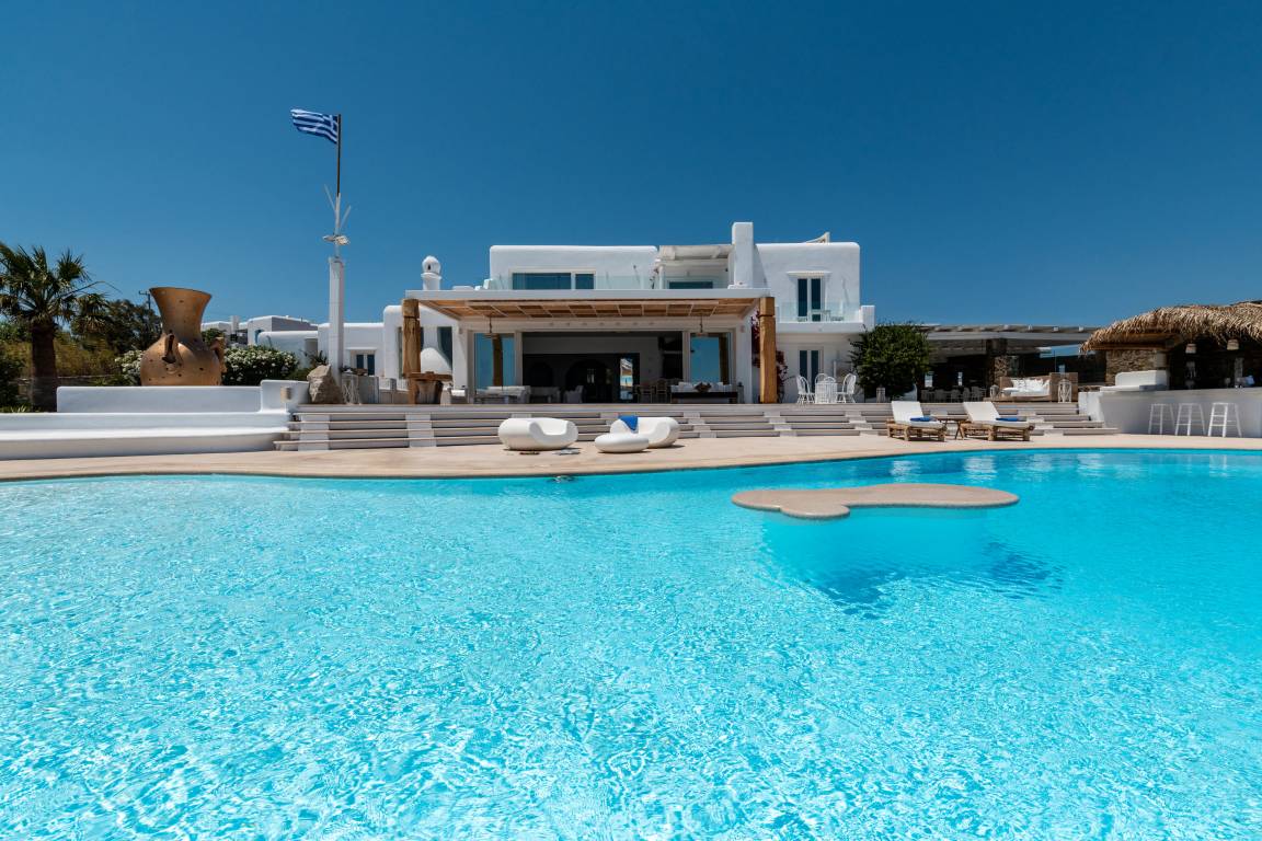 2000 M² Villa ∙ 14 Bedrooms ∙ 28 Guests - Mykonos Region