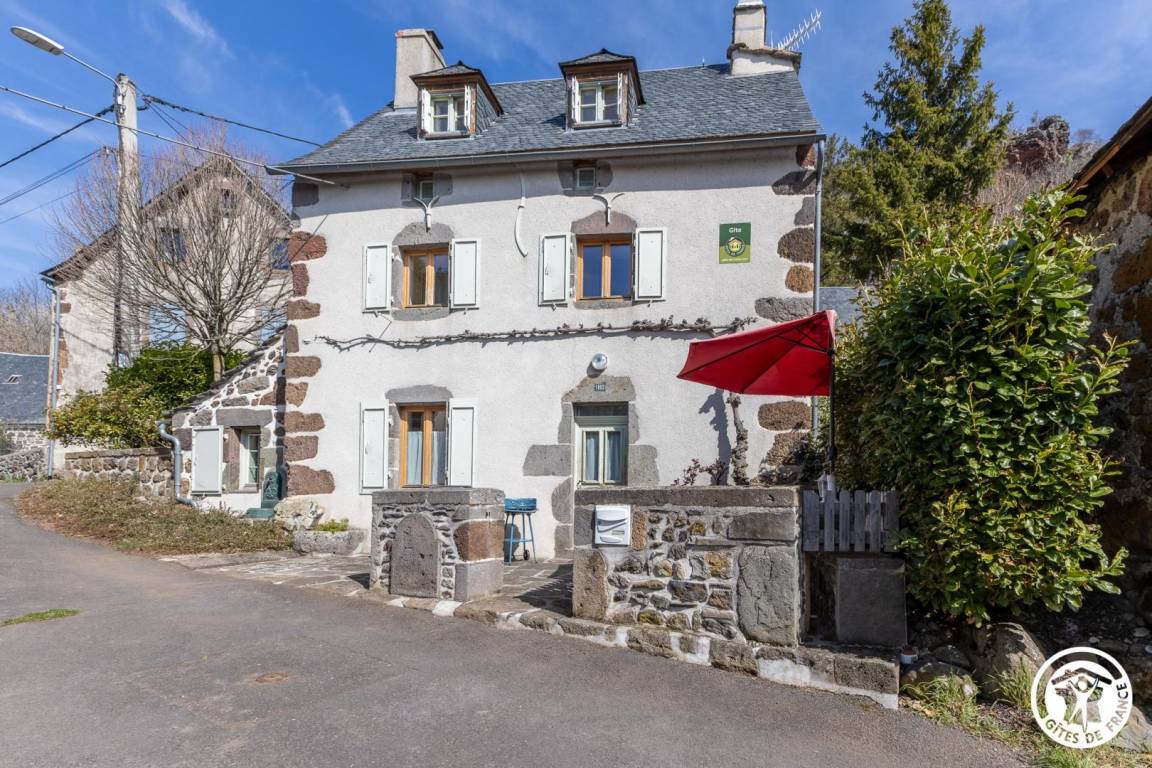70 M² Gîte ∙ 2 Chambres ∙ 4 Personnes - Murol
