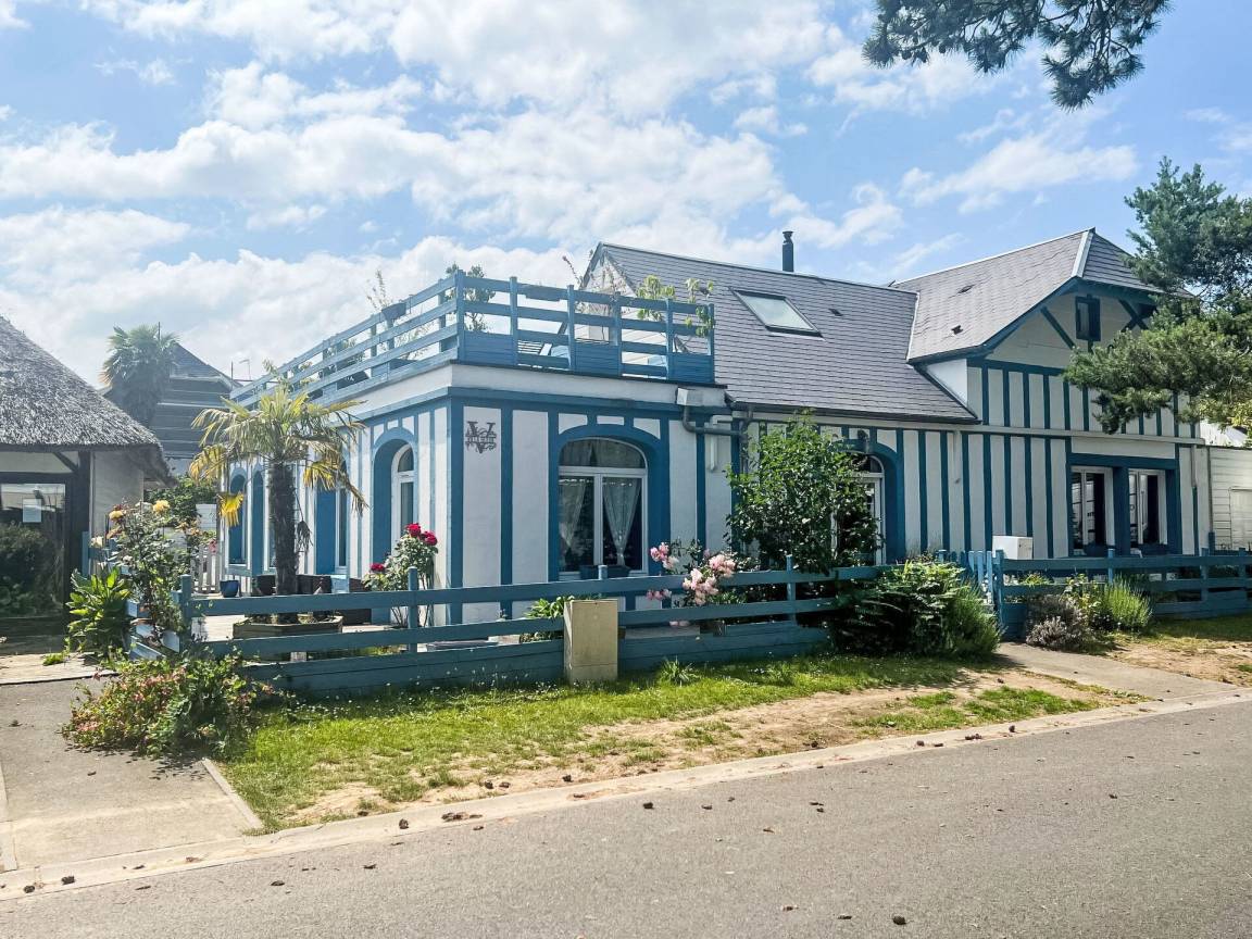 220 M² Maison De Vacances ∙ 5 Chambres ∙ 10 Personnes - Lion-sur-Mer