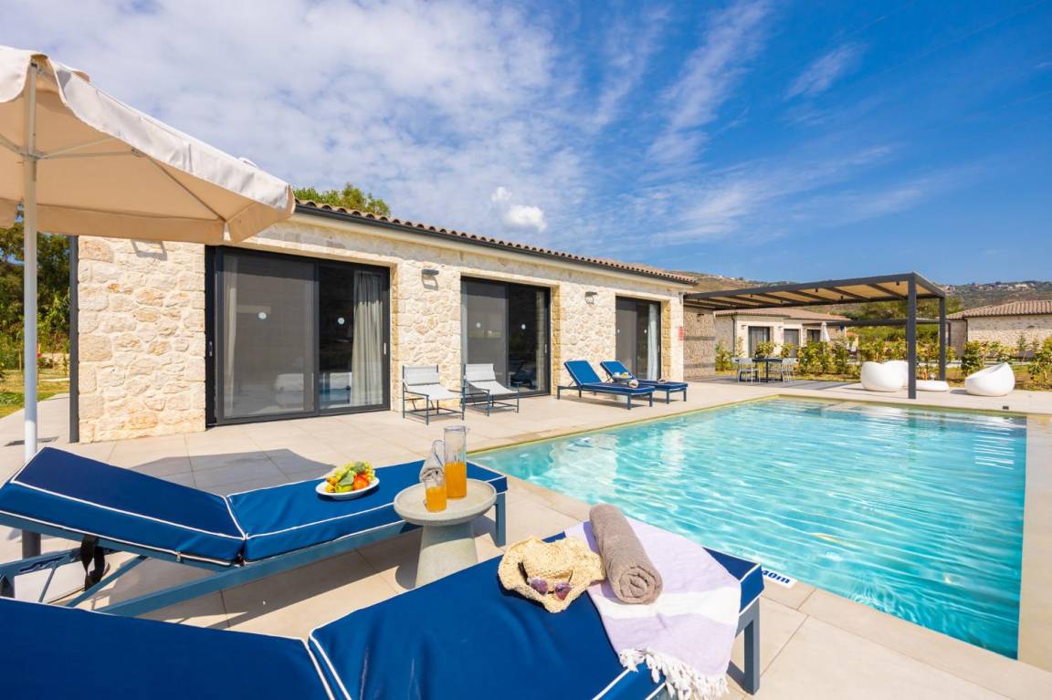 140 M² Villa ∙ 2 Bedrooms ∙ 4 Guests - Kateleios