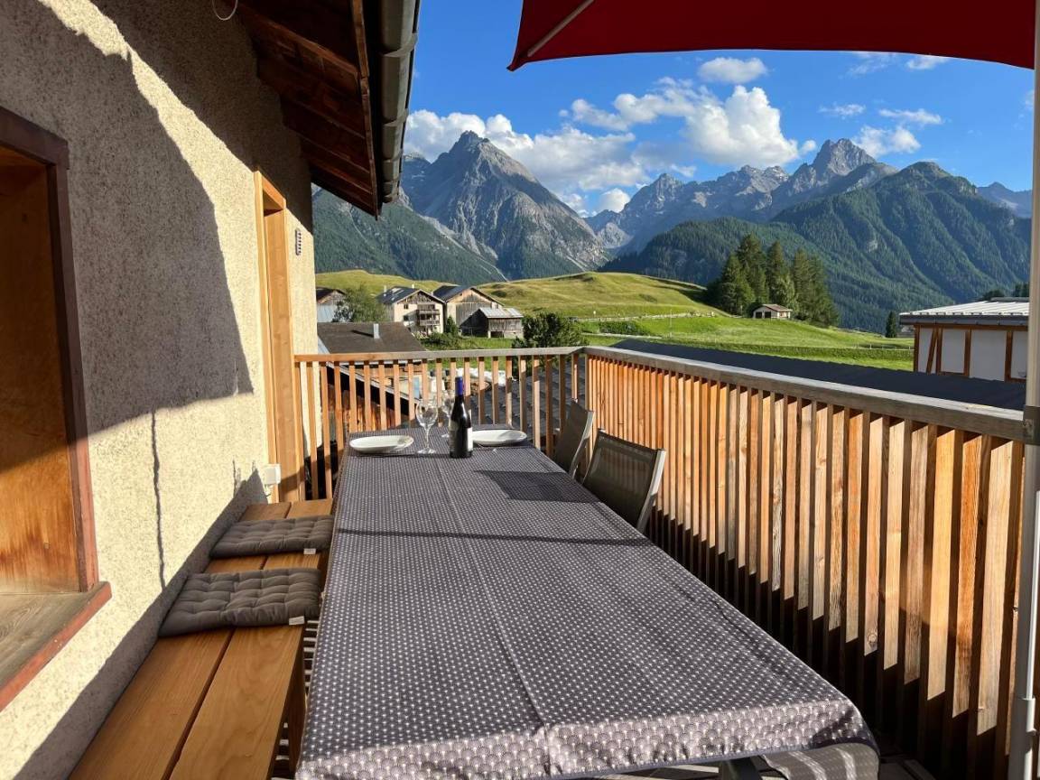 115 M² Apartamento ∙ 3 Habitaciones ∙ 6 Huéspedes - Scuol