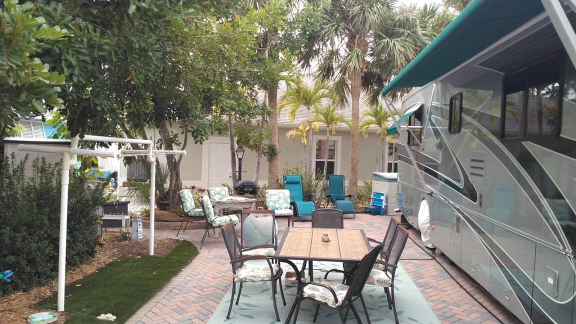 House ∙ 1 Bedroom ∙ 4 Guests - Stuart, FL