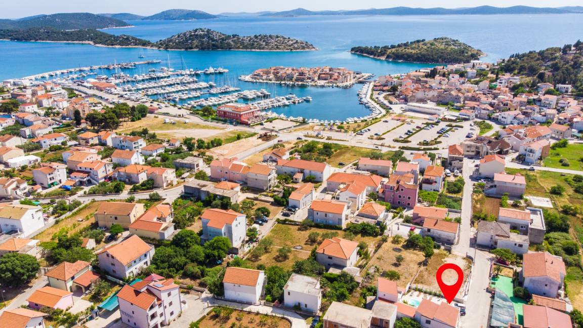 100 M² Apartment ∙ 2 Bedrooms ∙ 4 Guests - Pirovac