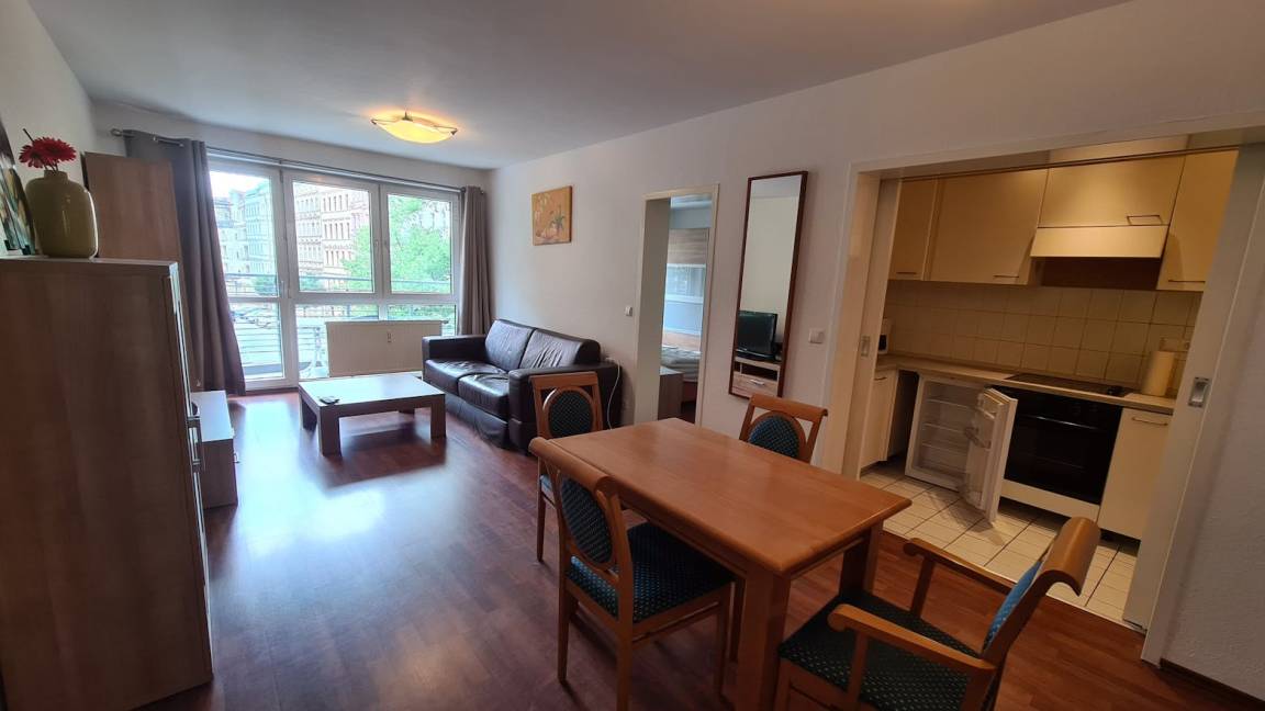 67 M² Apartment ∙ 2 Bedrooms ∙ 4 Guests - Berlin