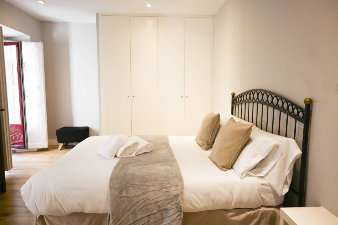 150 M² Apartment ∙ 4 Bedrooms ∙ 11 Guests - Madrid