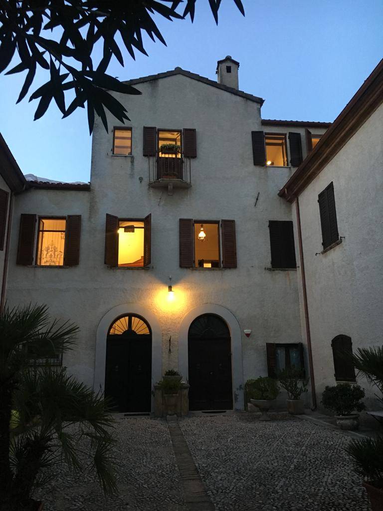 100 M² Appartamento Vacanza ∙ 1 Camera Da Letto ∙ 4 Ospiti - Pescara