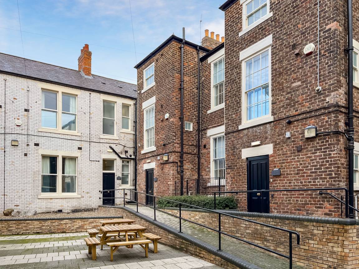 Cottage ∙ 6 Bedrooms ∙ 7 Guests - Sunderland