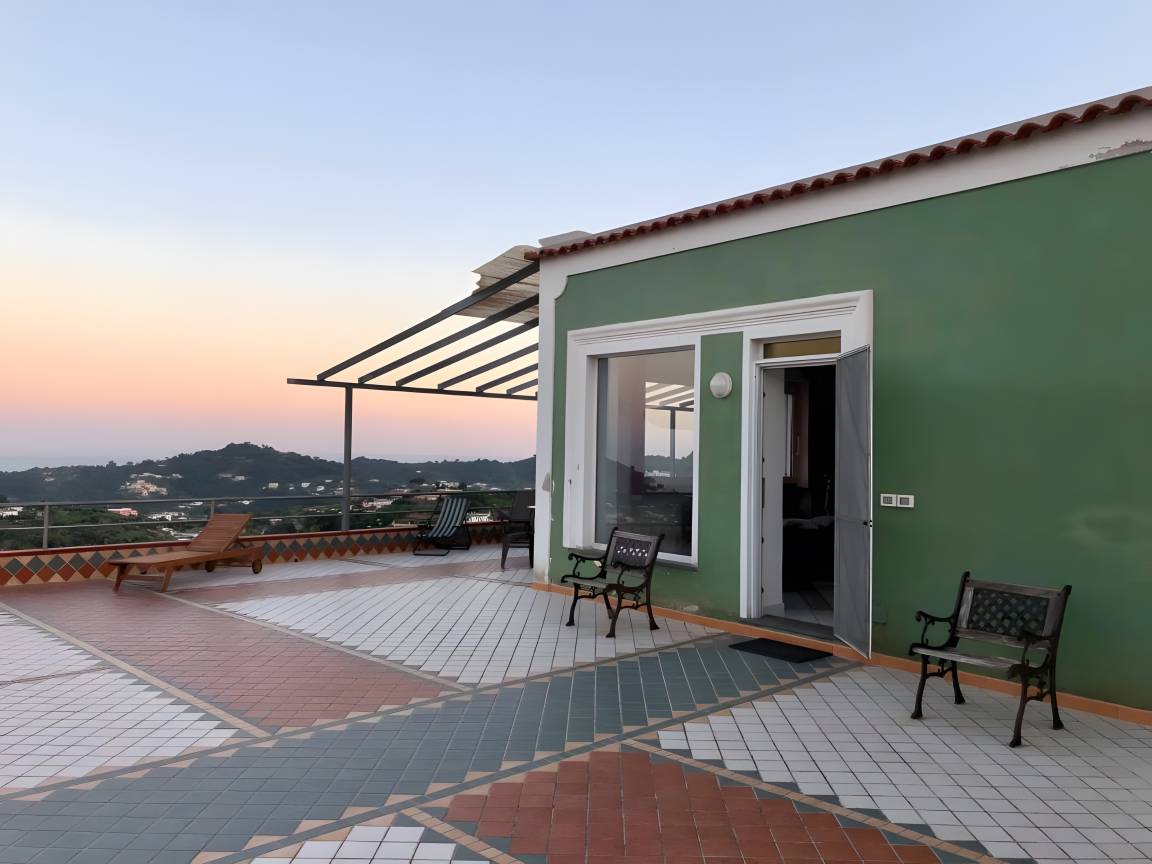 120 M² Apartment ∙ 3 Bedrooms ∙ 8 Guests - Ischia