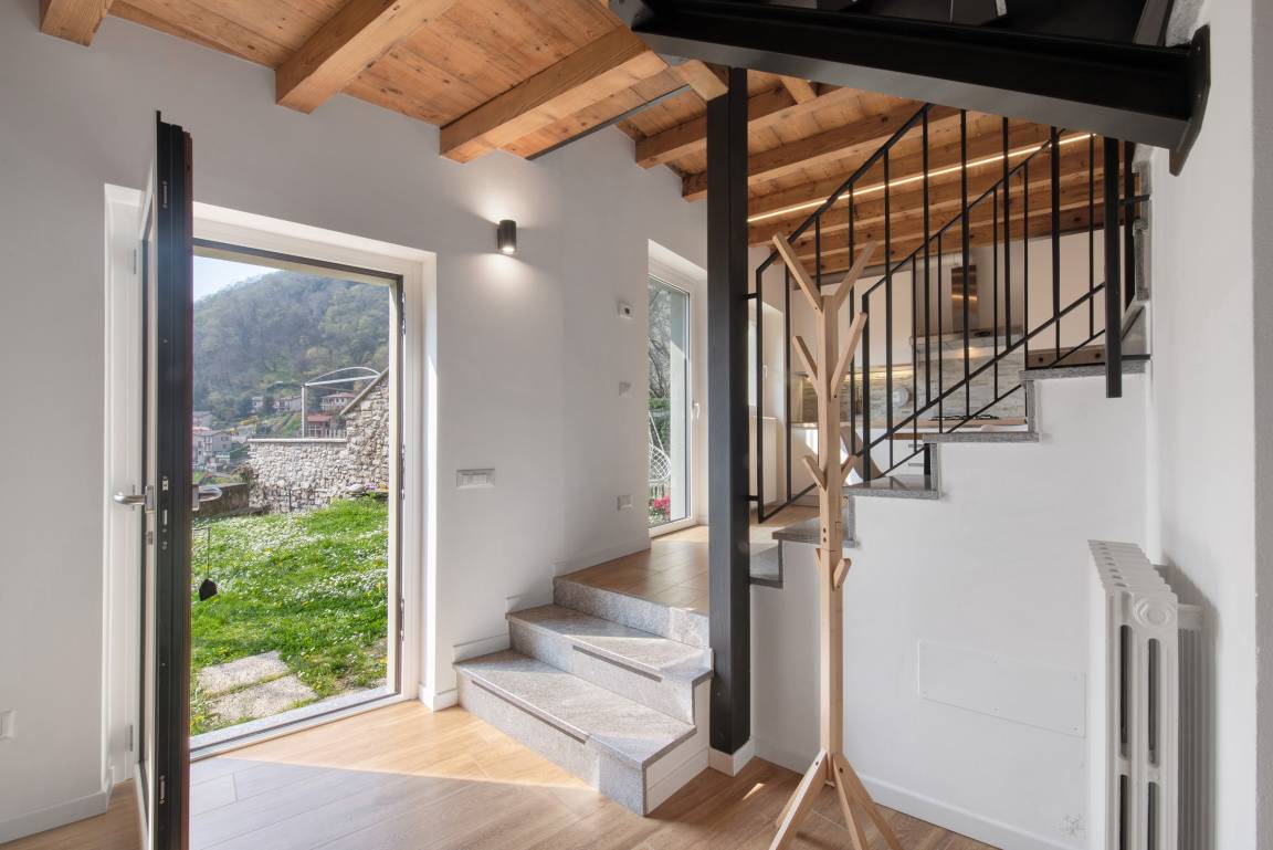 60 M² Ferienhaus ∙ 2 Schlafzimmer ∙ 5 Gäste - Comer See