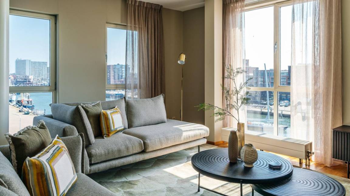 116 M² Apartment ∙ 2 Bedrooms ∙ 5 Guests - Scheveningen