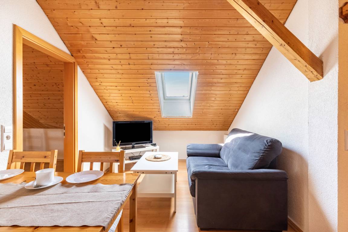 60 M² Ferienwohnung ∙ 2 Schlafzimmer ∙ 4 Gäste - Laichingen