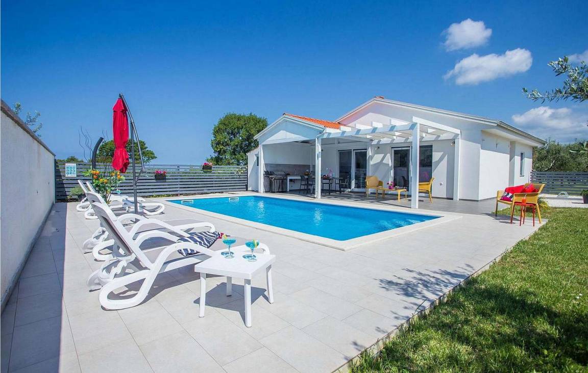 78 M² House ∙ 2 Bedrooms ∙ 4 Guests - Pula