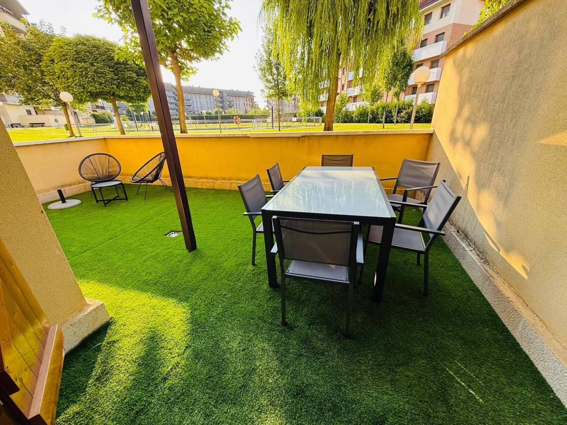 85 M² Apartamento ∙ 3 Habitaciones ∙ 6 Huéspedes - Jaca