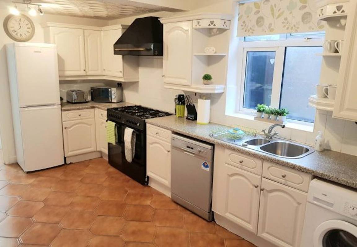 90 M² Casa ∙ 3 Habitaciones ∙ 7 Huéspedes - Coventry