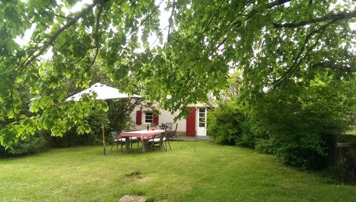 80 M² Gîte ∙ 3 Chambres ∙ 6 Personnes - Albas