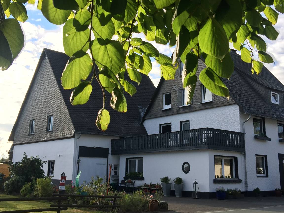 Ferienhaus ∙ 12 Schlafzimmer ∙ 25 Gäste - Neuastenberg