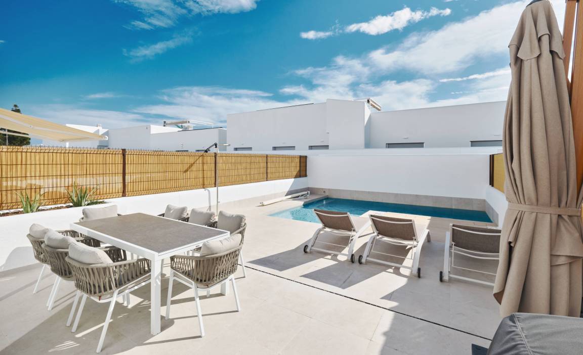 100 M² Villa ∙ 3 Schlafzimmer ∙ 6 Gäste - Los Alcázares