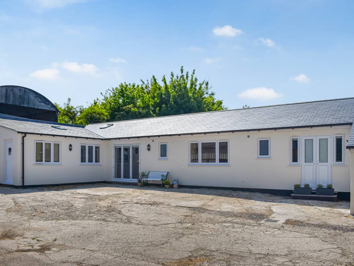 Apartment ∙ 2 Bedrooms ∙ 4 Guests - Crewkerne