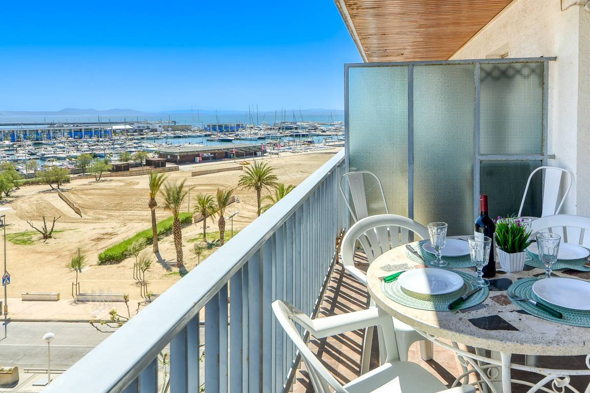 95 M² Apartamento ∙ 3 Habitaciones ∙ 6 Huéspedes - Roses