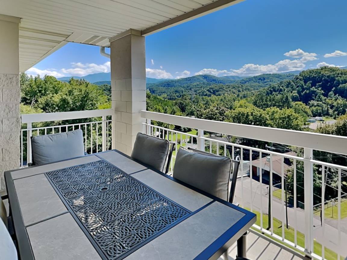157 M² Condo ∙ 3 Bedrooms ∙ 8 Guests - Pigeon Forge, TN