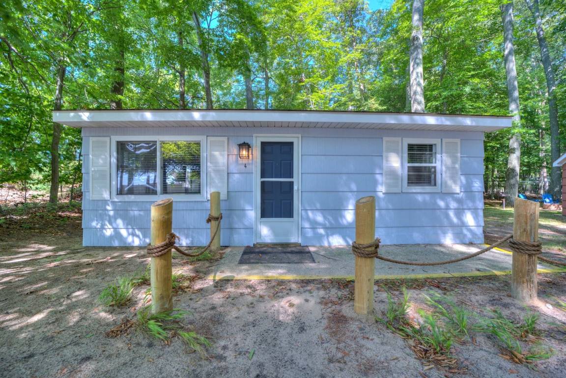 House ∙ 2 Bedrooms ∙ 4 Guests - Muskegon State Park, North Muskegon
