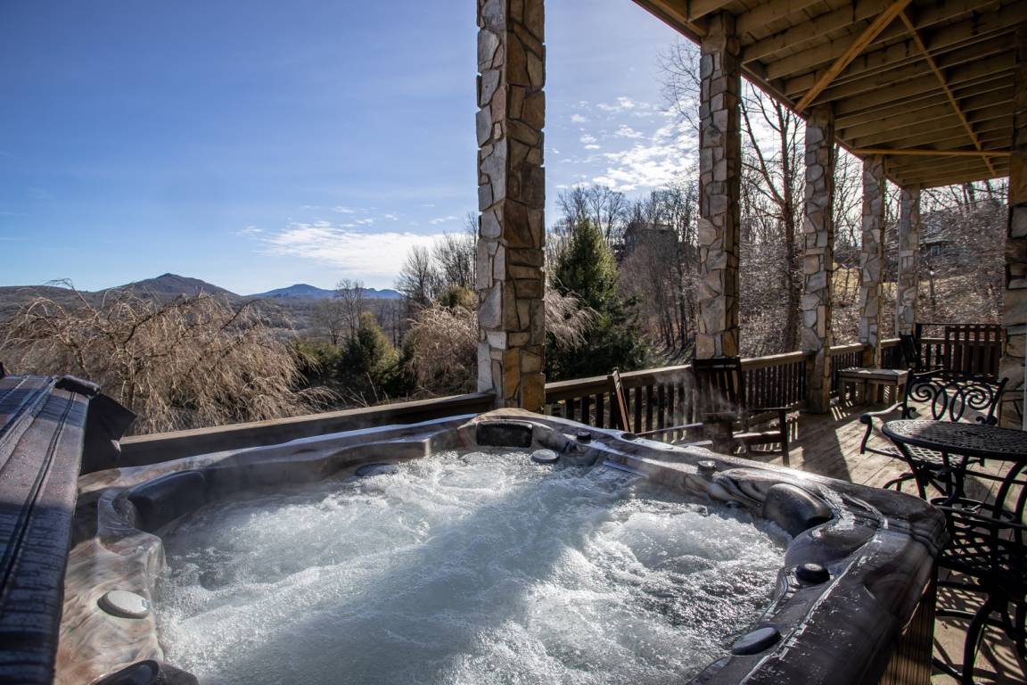 112 M² Cabin ∙ 4 Bedrooms ∙ 10 Guests - Banner Elk, NC