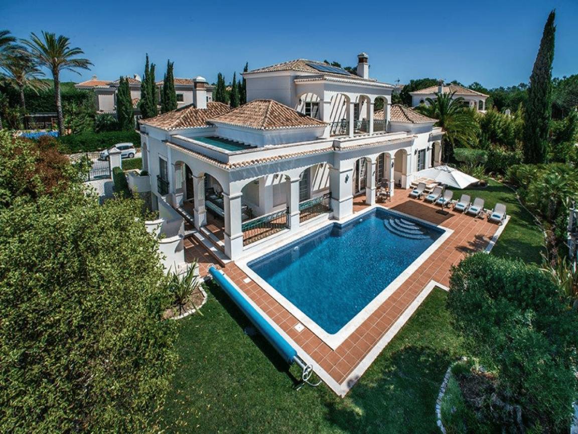 Villa ∙ 4 Bedrooms ∙ 8 Guests - Almancil