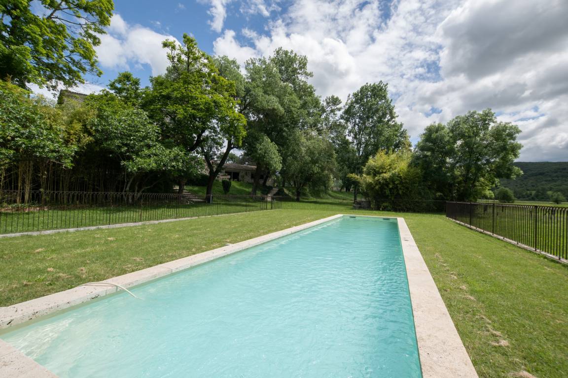 90 M² Appartement ∙ 2 Chambres ∙ 4 Personnes - Aubenas