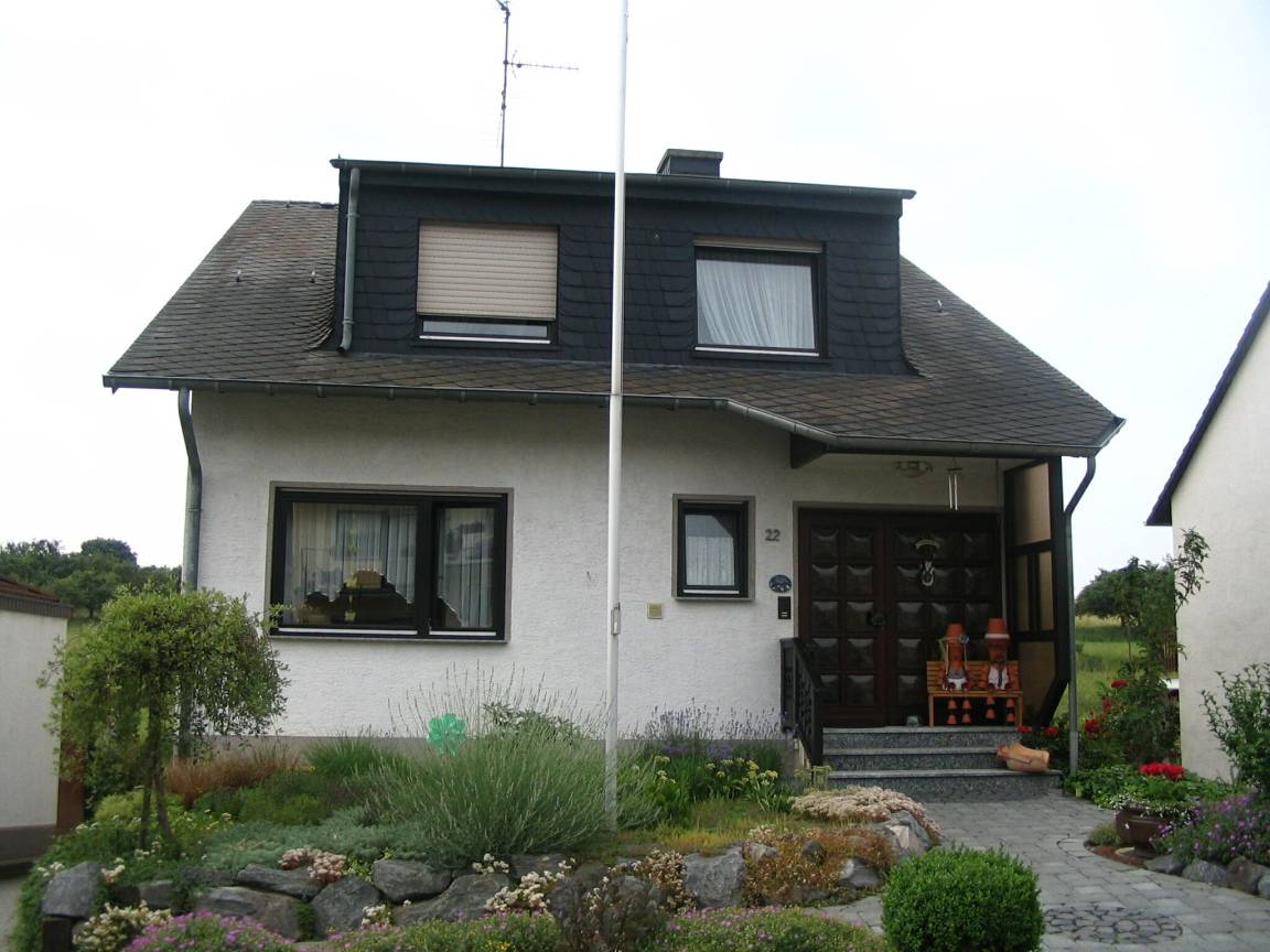 90 M² Ferienwohnung ∙ 2 Schlafzimmer ∙ 5 Gäste - Sinzig