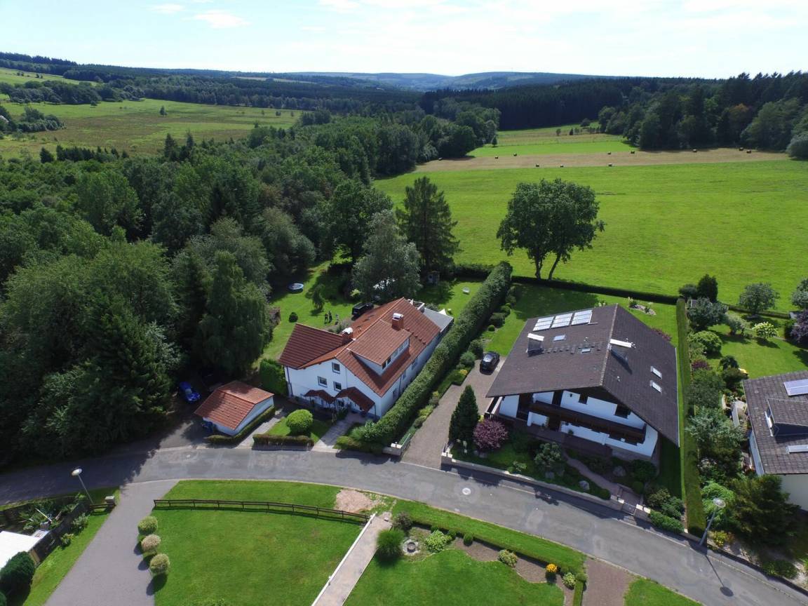 110 M² Ferienwohnung ∙ 2 Schlafzimmer ∙ 4 Gäste - Holzminden